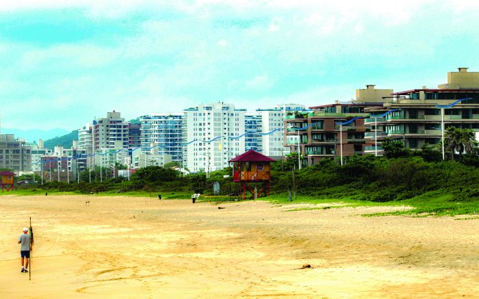 Desafio da praia Brava é crescer mantendo as características de paraíso ...